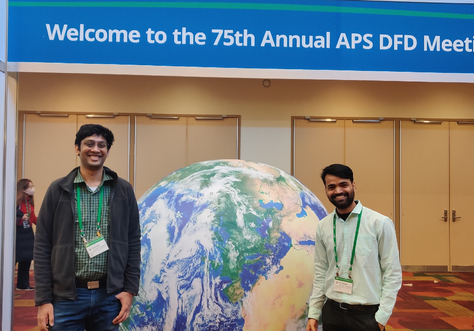 Anirudh and Shubham presented their work at APS DFD 2022, Indianapolis ...